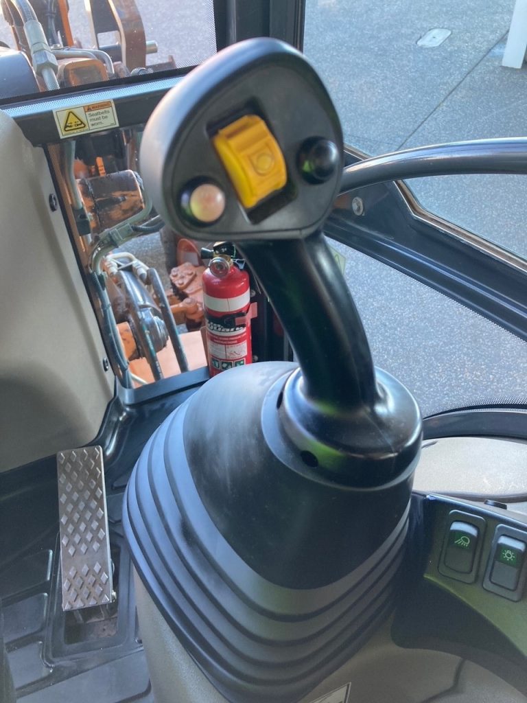 2016 CASE 580ST Loader – Northeast Tractors & Machinery