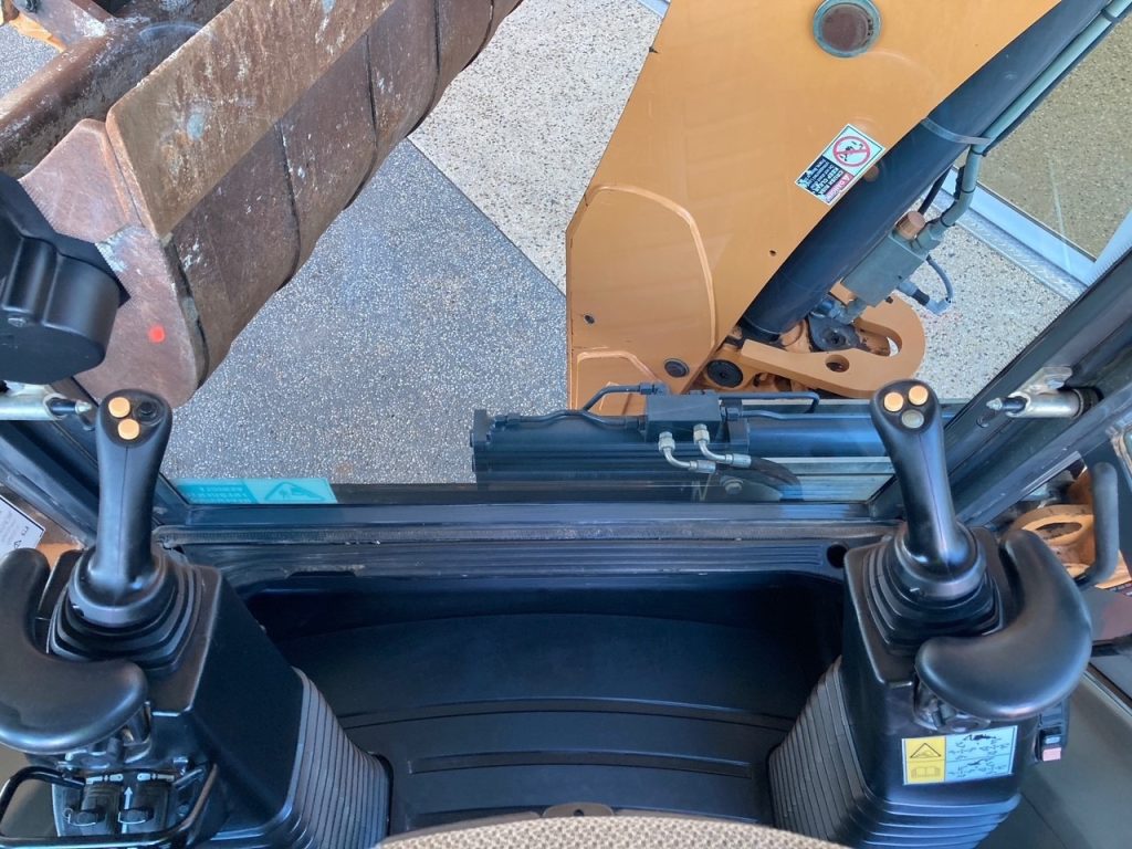 2016 CASE 580ST Loader – Northeast Tractors & Machinery