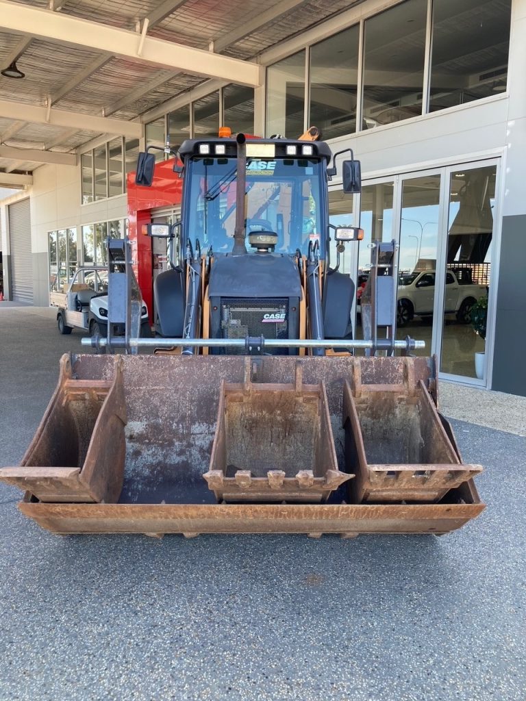 2016 CASE 580ST Loader – Northeast Tractors & Machinery